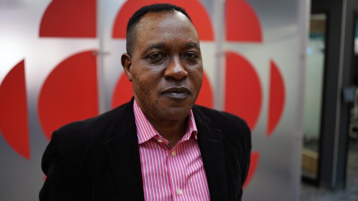 Pierre Minkala-Ntadi publie un récit migratoire aux Éditions de la ...