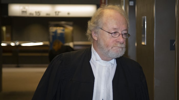 Rozon opte finalement pour un procès devant juge seul | Radio-Canada