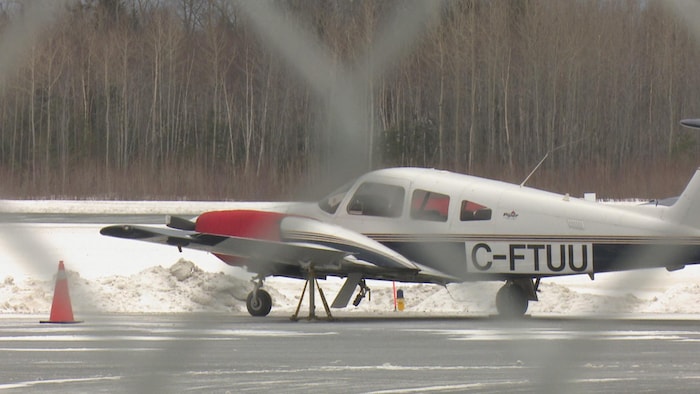 Le Moncton Flight College cloue au sol ses avions Piper Seminole ...