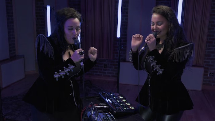 Des chanteuses de gorge inuit revitalisent la tradition et attirent de nouveaux publics | Radio ...