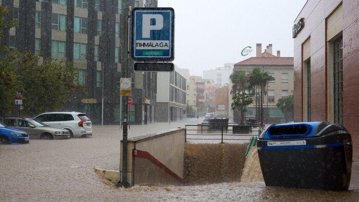 Espagne : le littoral de Valence en alerte rouge, après des inondations ...