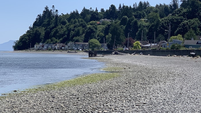 Les tarifs douaniers inquiètent un village américain enclavé au Canada ...