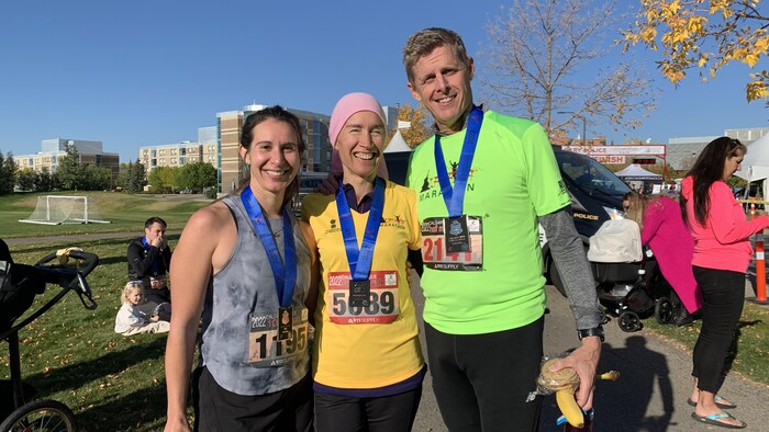 Une 42e édition du demi-marathon de la police de Calgary | Radio-Canada