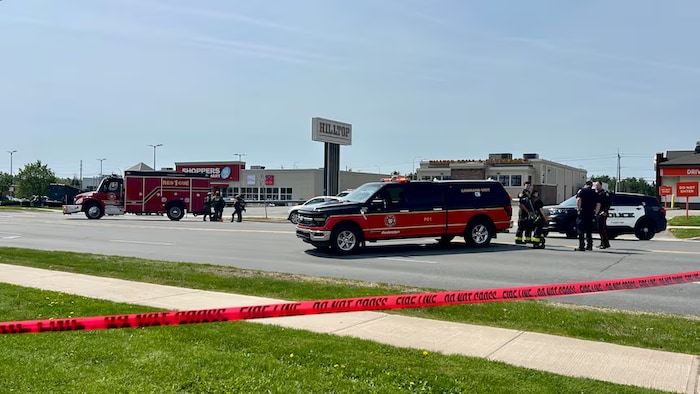 La police de Fredericton découvre une personne morte dans un véhicule ...
