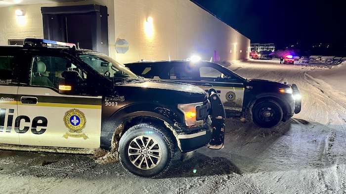 Un homme retrouvé mort derrière les Galeries Baie-Comeau | Radio-Canada