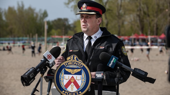 Pas de violences pour le long week-end, promet la police de Toronto ...