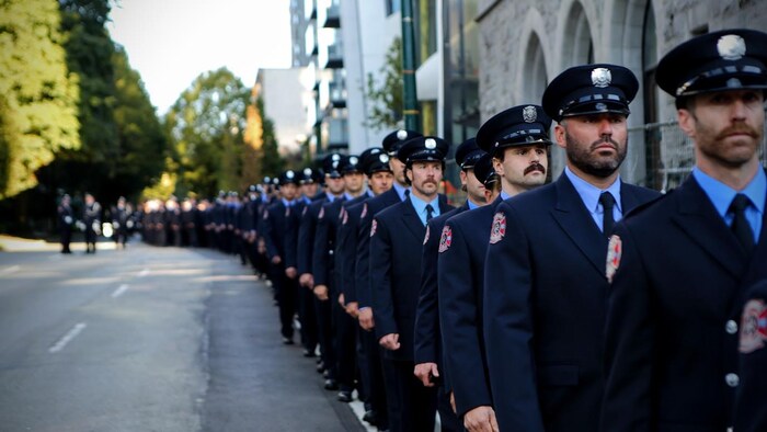 Vancouver rend hommage au pompier Ron Hegedus, mort d’un cancer ...