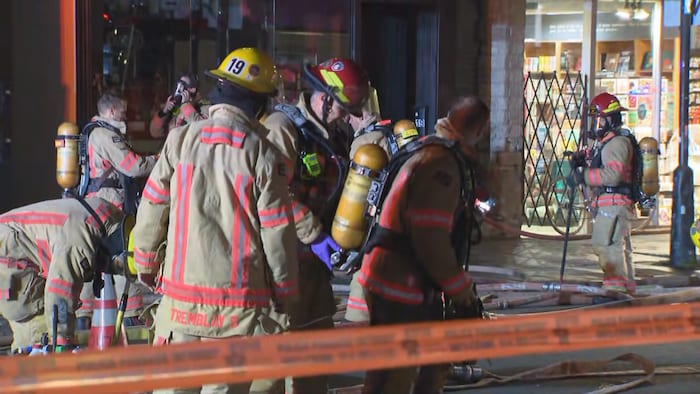 Un homme de 77 ans meurt lors d’un incendie majeur dans Le Plateau-Mont ...