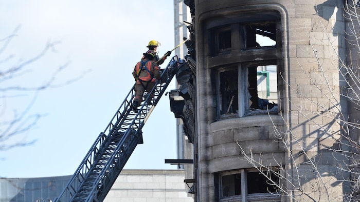 Incendie du Vieux-Montréal : le SIM n’évaluait plus les moyens d ...
