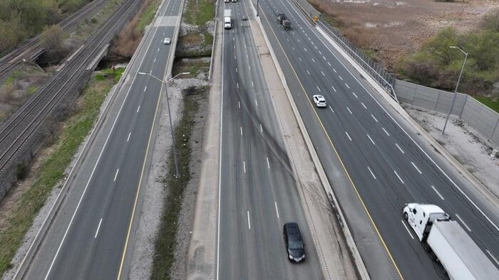 Poursuite policière à contresens sur la 401 : le passager aurait été ...