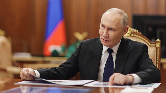 Attaque de drones sur une résidence de Poutine : Kiev pointe l’absence ...