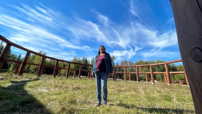 La Nation dénée de Lhtako guérit en bâtissant un lieu de rassemblement ...