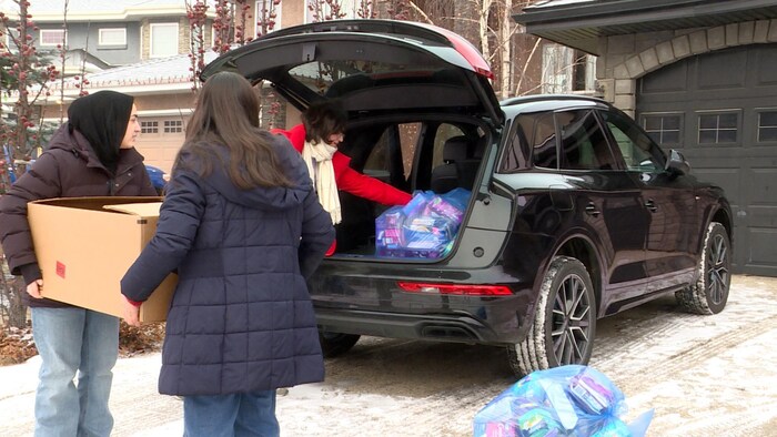 Trois adolescentes à la tête d’un organisme contre la précarité ...