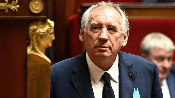 Le premier ministre français Sébastien Lecornu compose d’urgence son ...