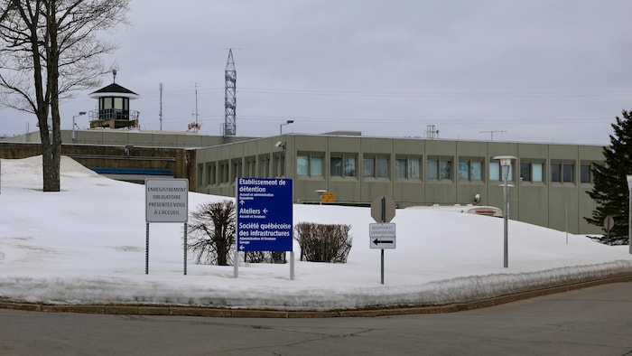 Des conditions « insupportables et inhumaines » au Centre de détention ...