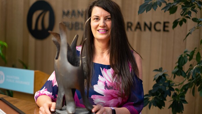 Le prix Ronald-Duhamel est décerné à Yvette Deveau | Radio-Canada