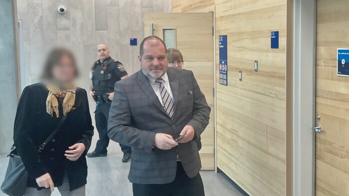 Un jury de 10 femmes et 4 hommes pour le procès d’Harold LeBel | Radio ...