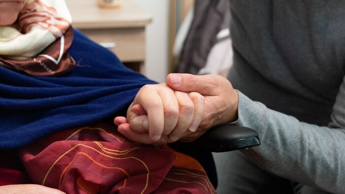 Reconnaître le travail des proches aidants | Radio-Canada