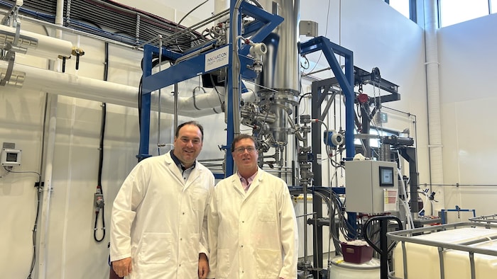 De la distillation moléculaire d’ici quelques mois aux Îles | Radio-Canada