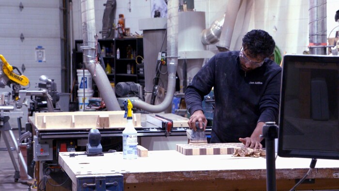 À Calgary, un laboratoire pour artisans sans espace de travail | Radio-Canada