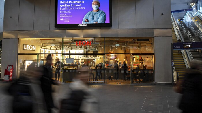 Des publicités dans le métro londonien pour attirer des médecins en ...