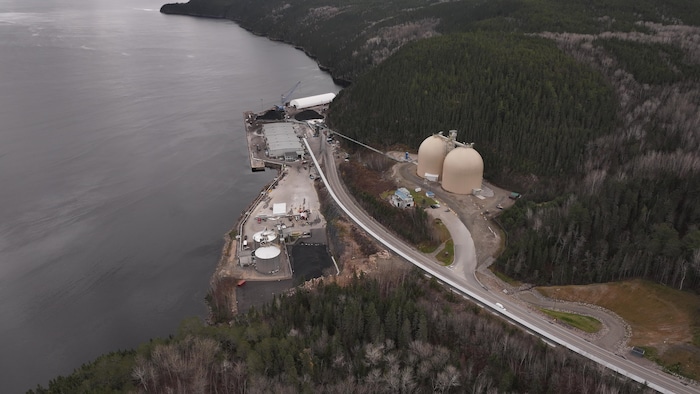 Explosion dans un dôme de granules de bois au port de Saguenay | Radio ...