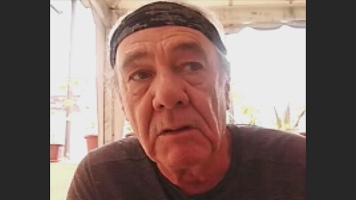 Deux Estriens coincés à l’étranger témoignent | Radio-Canada