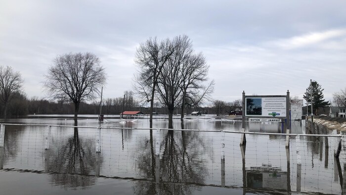 Inondations : la situation se stabilise en Outaouais et dans l'Est ...