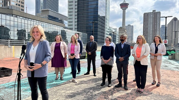 Le NPD dévoile trois projets de loi pour les familles, les travailleurs ...