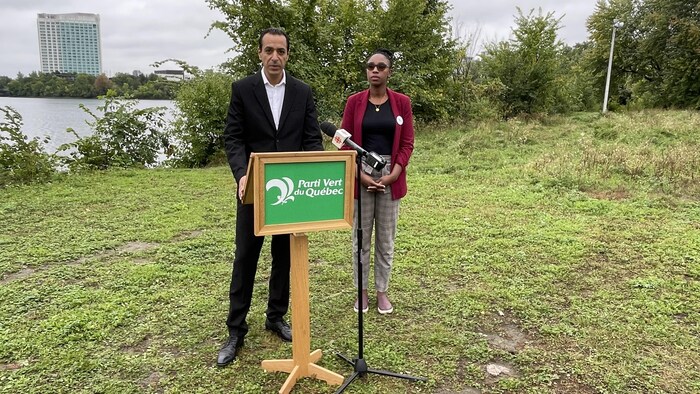 Les tiers partis tentent de faire leur place en Outaouais | Radio-Canada