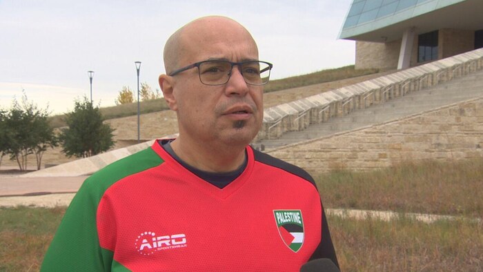 Affrontement entre des manifestants près du Musée canadien pour les ...