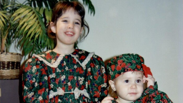 Souvenir des Fêtes : Rayannah et le charme discret des cassettes VHS ...