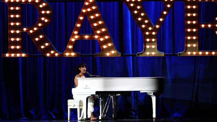 L’artiste Raye remporte six récompenses aux Brit Awards, un record ...