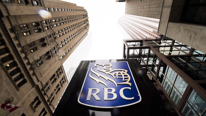 RBC riposte à son ancienne directrice des finances, textos et livre d ...