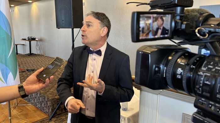 Serment optionnel au roi : le moment de vérité pour un député acadien ...