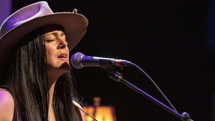 Reney Ray est l’autrice-compositrice francophone de l’année | Radio-Canada