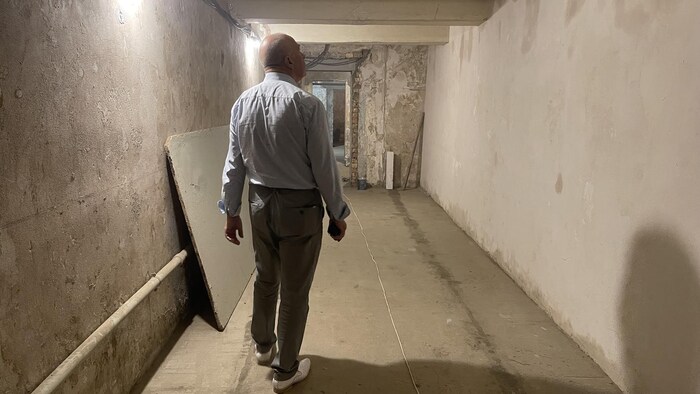 La rentrée, un téléphone et la course pour construire des abris ...