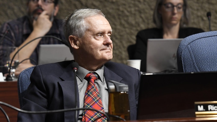 Richard W. Dober affirme se prendre en main pour « mieux communiquer ...