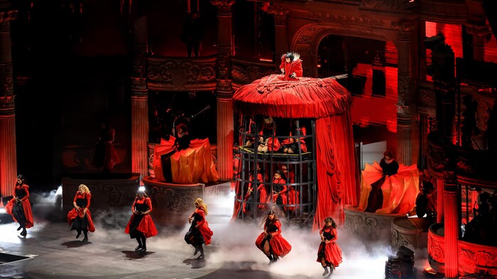 Lady Gaga enflamme la scène dans un mégaconcert à Rio | Radio-Canada