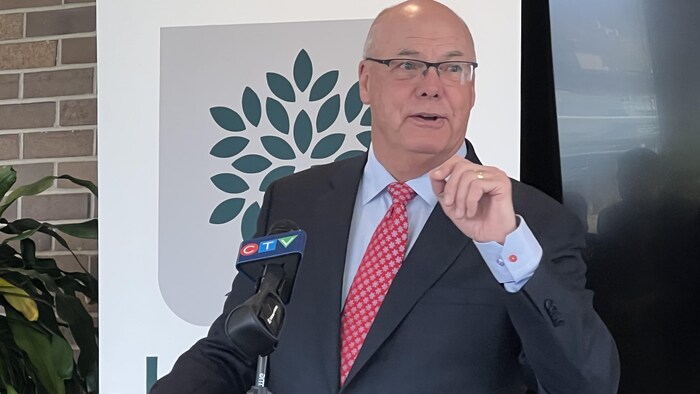 « Trouvez-vous une job! » dit Doug Ford à des protestataires à l ...