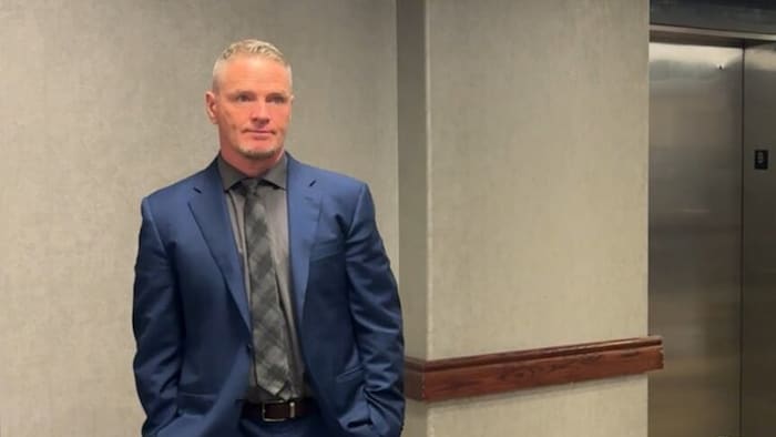 Un ex-policier qui avait un lien avec les Hells Angels ne comprend pas ...