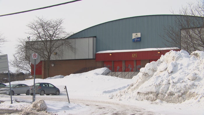 Les personnes sans-abri près du Centre Robert-Guertin craignent d’être ...