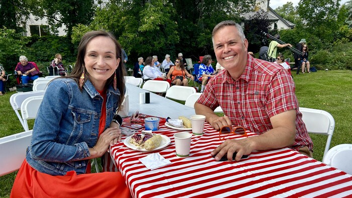 Du maïs rassemble plus de 400 personnes à la Maison Riel pour célébrer ...