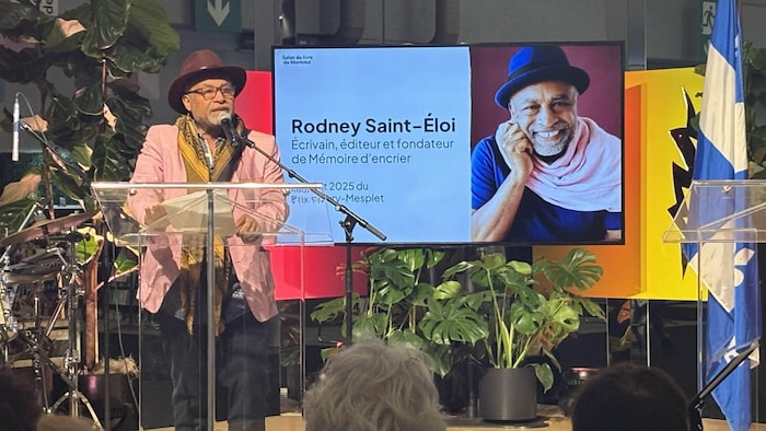 Elizabeth Lemay remporte le Prix littéraire Janette-Bertrand | Radio-Canada