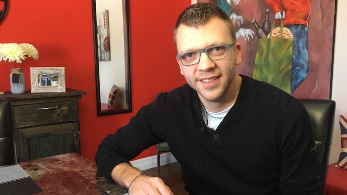 À seulement 29 ans, il perd tranquillement la vue | Radio-Canada