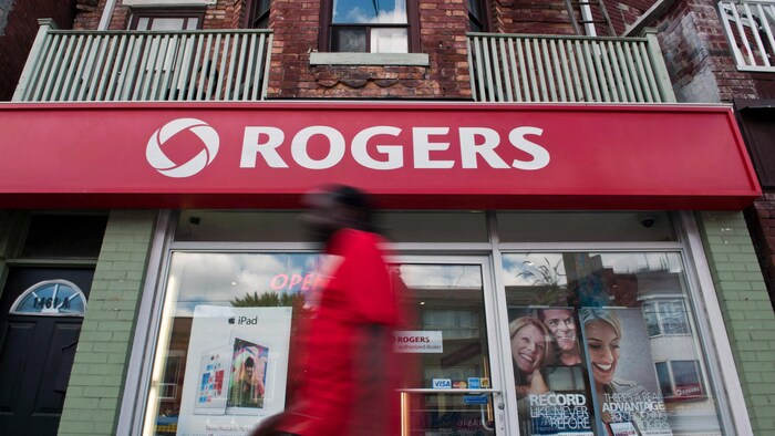 Rogers et Bell vont hausser les prix de leurs forfaits Internet | Radio ...