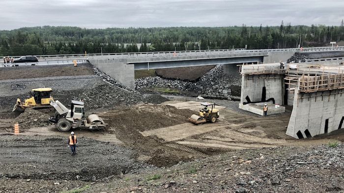 Un nouveau tronçon de l’A-85 mis en service | Radio-Canada