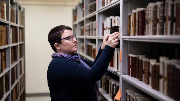 Un livre rare datant de 1596 découvert à l’Université McMaster | Radio ...