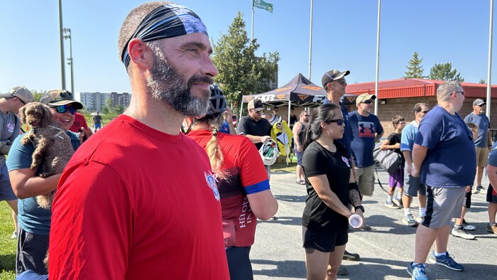 Des honneurs pour un policier décédé fondateur d’une ligue de football ...