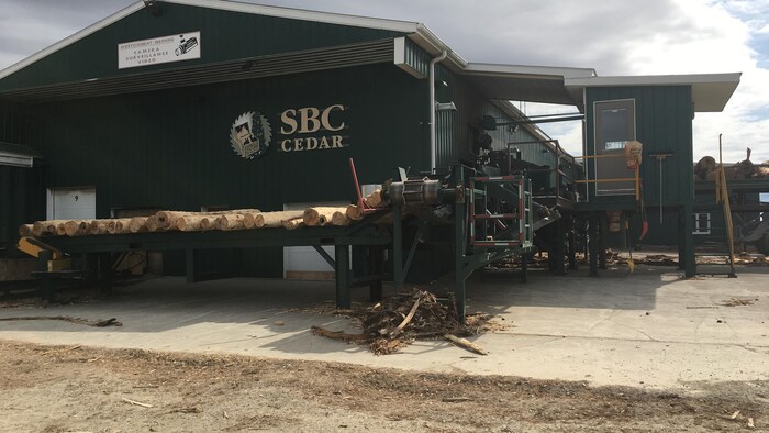 Incendie à Saint-André : une usine l'a échappé belle | Radio-Canada